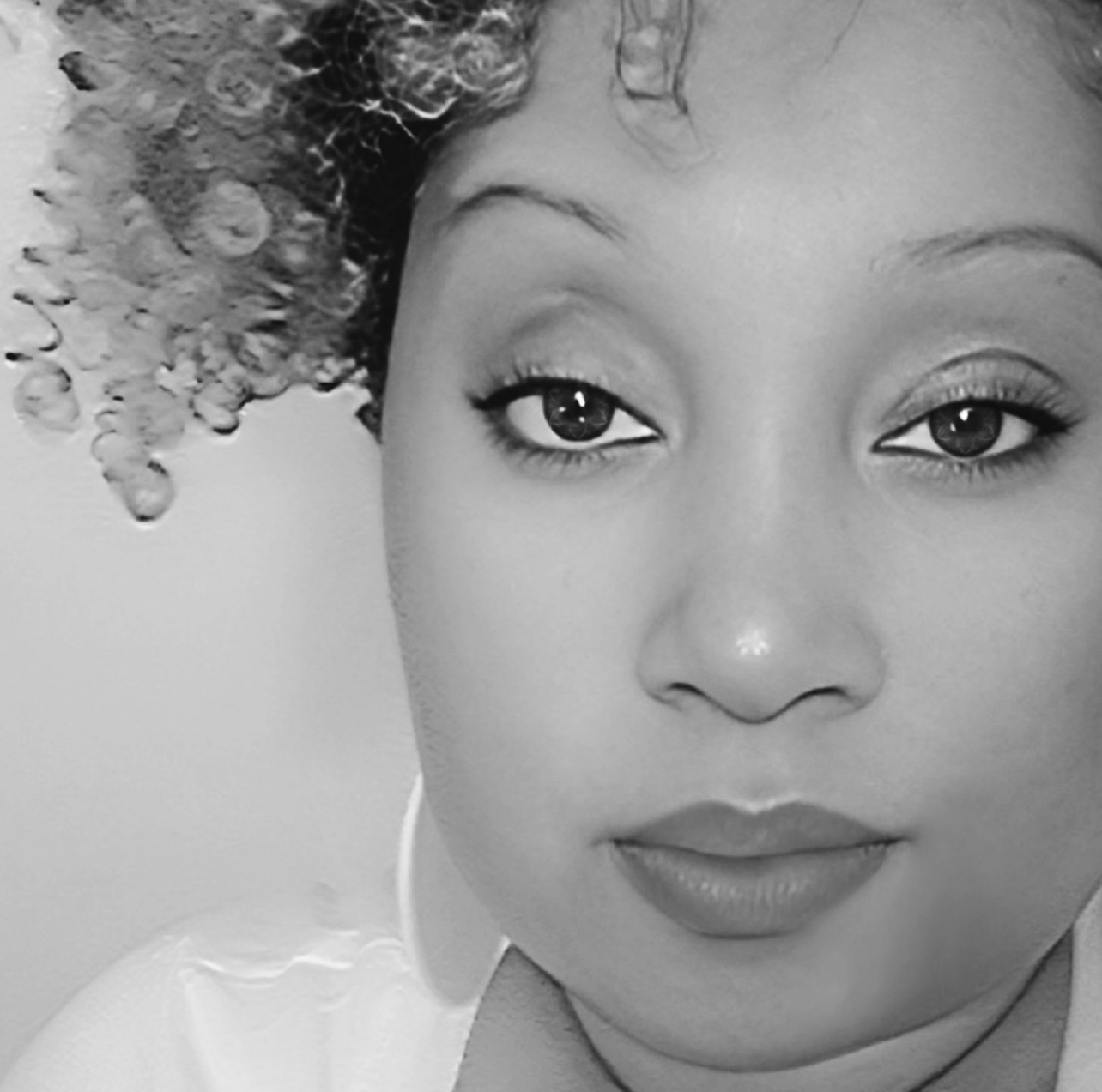 Support Linnea! – A Women’s Magazine